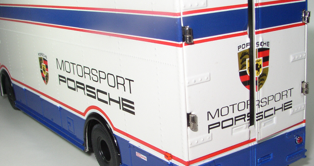 Porsche Renntransporter Race